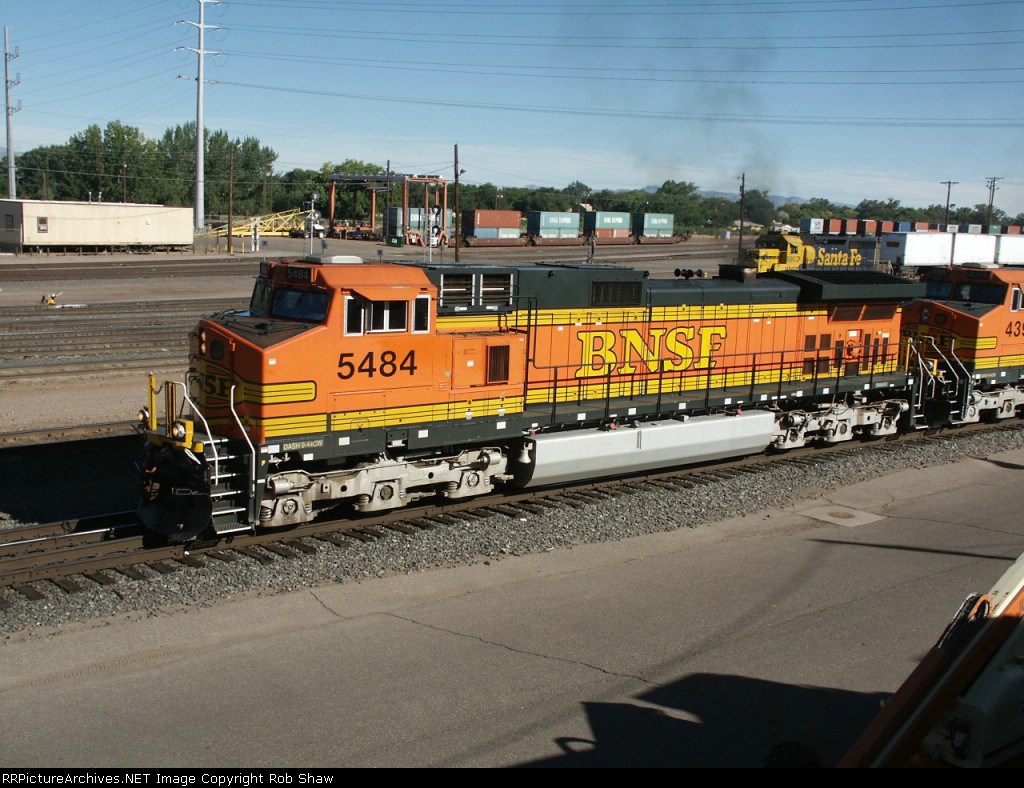 BNSF 5484